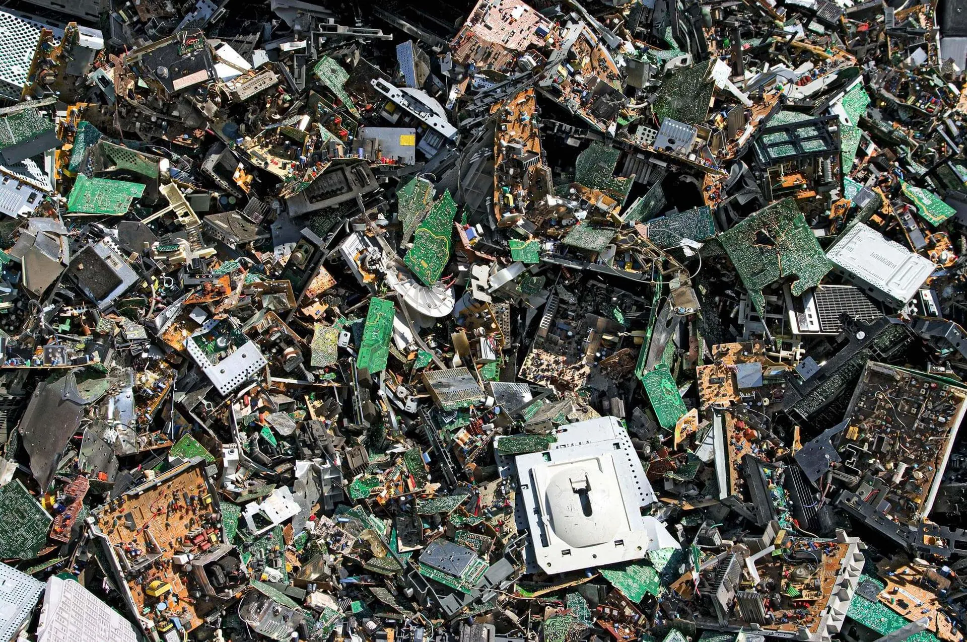 Telecom E-Waste | NetZero.tel: Pioneering Telecom’s Sustainable Future